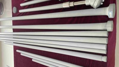 Китай Высокопрочная Кремниевая нитридная Si3N4 керамическая трубка для защиты от нагрева для измерения температуры жидкости в стальных печах продается