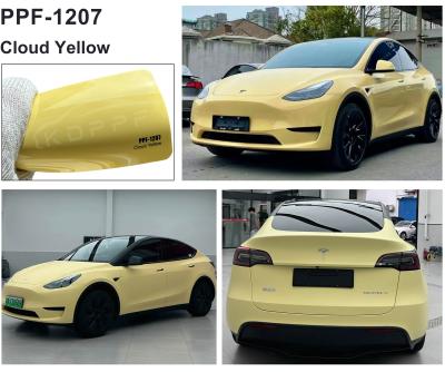 Cina 8 Mil Cloud Giallo Resistenza agli graffi Pellicola di protezione della vernice a colori pelabili Con colla Ashland in vendita