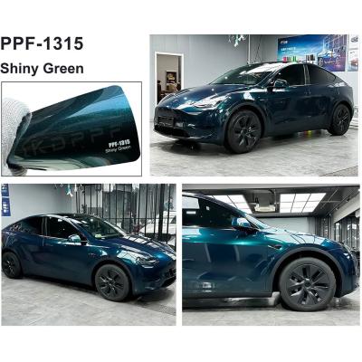 中国 輝く緑色 アンチイエローリング カラーペイント保護フィルム 1.52x16m カスタムカラーPPFフィルム 販売のため