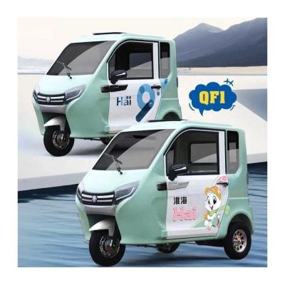 China Triciclo elétrico adulto de 3 rodas com scooter fechado com cabine e quilometragem de condução de 50-70 km à venda