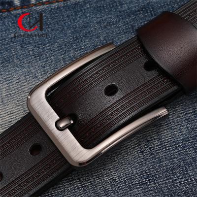 Cina OEM semplice dei jeans di S di Pin Buckle Men in lega di zinco ' del modello di cuoio della cinghia in vendita