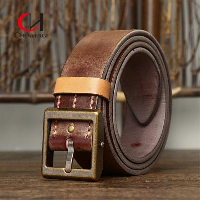 Cina Cintura da uomo in pelle vintage con cinturino liscio e fibbia in lega di zinco di larghezza standard in vendita