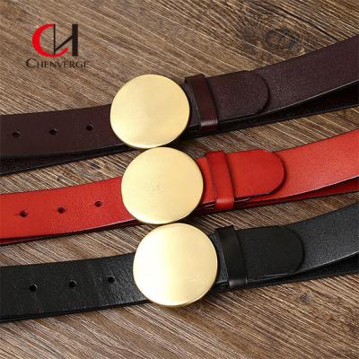 Cina Smooth Standard Width Genuine Leather Belt 105cm First Layer Of Cowhide Superior Craftsmanship in vendita