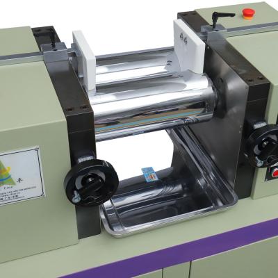 China Alloy Structure Lab Open Mixer Mill , Mixing Mill Machine For Engineering Plastics for sale