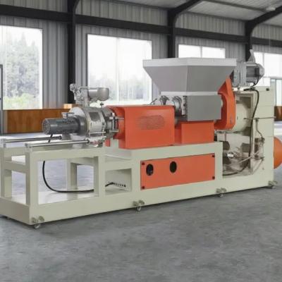 China Double Roller Extrusion Granulator Machine 200-300 Kg/H High Precision 120mm Screw for sale