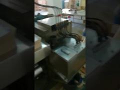 Máquina de dosagem e embalagem de líquido de mosquitos de alta velocidade para montagem automática de tapetes de piso de automóveis