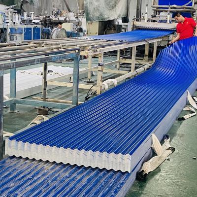 Cina ampio isolamento acustico di plastica di Ridge 1000sqm delle mattonelle di tetto del PVC di 1130mm buon in vendita