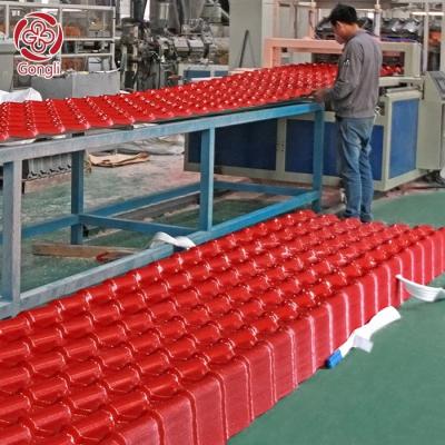 Cina lo strato termoresistente asa del tetto delle mattonelle di tetto del fornitore di foshan ha isolato i pannelli del tetto in vendita