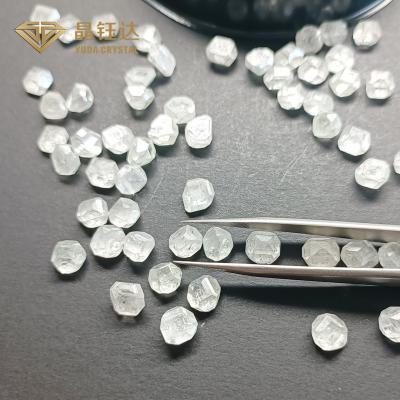 Cina Piccolo 0.8-1.0 diamanti grezzi di carati HPHT CONTRO il diamante non tagliato del sintetico di colore di chiarezza DEF in vendita