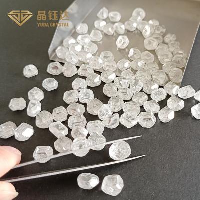 Cina Diamante sintetico ruvido bianco di carati HPHT del diamante sviluppato laboratorio 3-4 in vendita