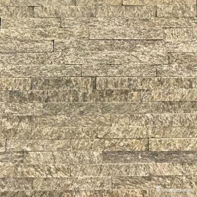 Cina Mattonelle di pietra impilate pietra naturale del granito di Brown per l'interno della parete non graffiato in vendita