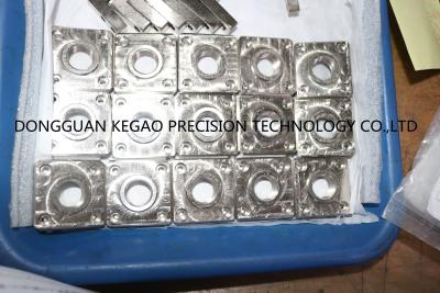 Cina La macchina a iniezione di plastica del piatto parte l'anodizzazione del materiale A5052 in vendita