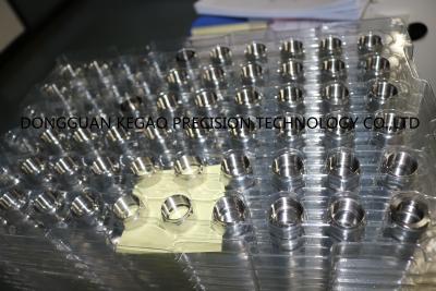 Cina La macchina di plastica dello stampaggio ad iniezione del dado parte l'angolo del materiale 0,02 di S45C in vendita
