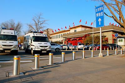 Cina 600 mm di altezza Bollardi stradali rimovibili 131 mm di diametro 4 mm di spessore in vendita