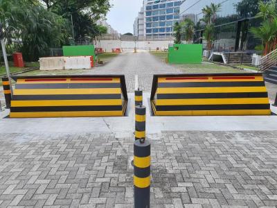China Roadway Safety Hydraulic Road Blocker For High Security Traffic Barrier for sale