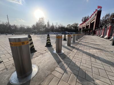 Cina 600 mm 1000 mm Altezza Bollardi elettronici di parcheggio Bollardi automatici di traffico in vendita