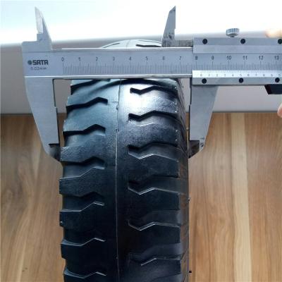Cina 350-6 ruote pneumatiche d'acciaio rosse del camion del sacco di Rim Pneumatic Trolley Wheels Rubber in vendita