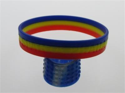 China engraved ,debossed horizontal 3 layers silicone bracelets 202*12*2mm en venta