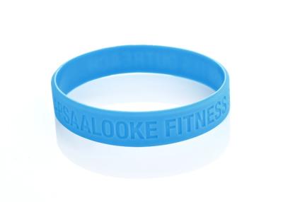 China Pulseras grabadas hechas precio no tóxico el 100% puro respetuoso del medio ambiente del silicón de buen en venta