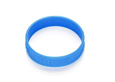 China Logotipo de encargo de la pulsera grabado en relieve y precio del precio competitivo del bajorrelieve buen en venta