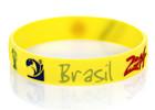 China debossed y el color llenó el Brasil las pulseras el elástico del fanático del fútbol del mundial en venta
