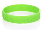 China las pulseras baratas grabadas en relieve texto del silicón ofrecieron por la fábrica china directamente en venta