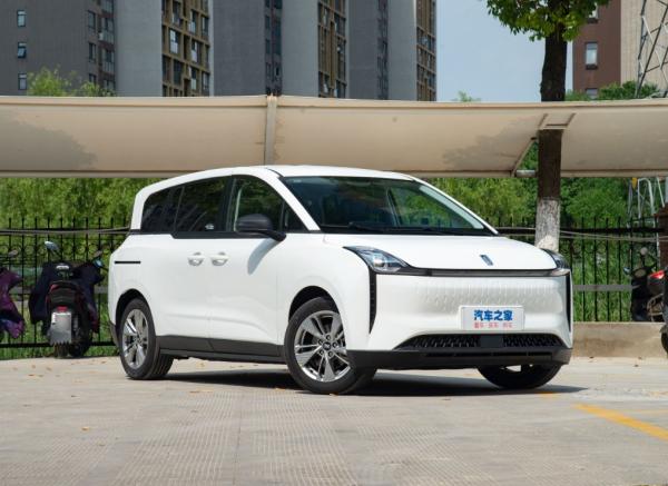 Quality Experience Luxury and Efficiency with Faw's Bestune NAT E05 Electric Car A 5 for sale