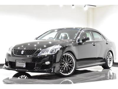China Toyota Crown 2.5 Sports Navigation Package New Black Leather Seat Covers / All-New Full Water Tank Capacity For The Car / All-New 20-Inch Tires And Wheels / All-New Aerodynamics / All-New LED Fog Lig for sale