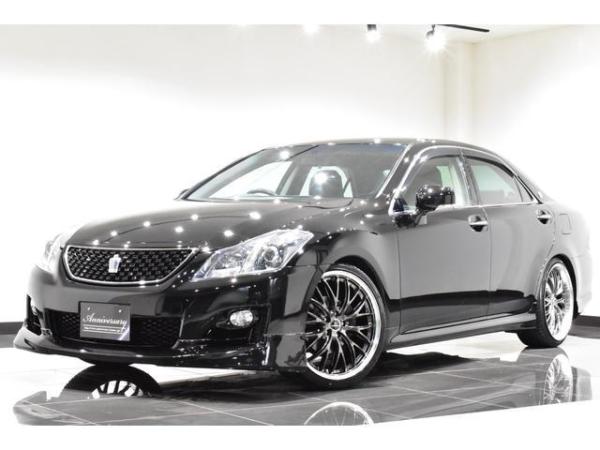 Quality Toyota Crown 2.5 Sports Navigation Package New Black Leather Seat Covers / All-New Full Water Tank Capacity For The Car / All-New 20-Inch Tires And Wheels / All-New Aerodynamics / All-New LED Fog Lig for sale