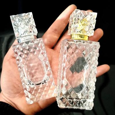 Cina scultura di vetro della baionetta dell'atomizzatore della bottiglia dello spruzzo di profumo 100ml in vendita