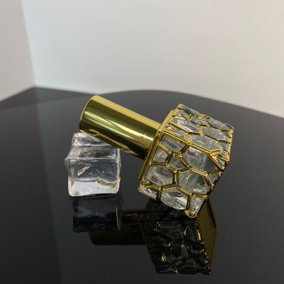 Cina pc dorati del portatile 500 della bottiglia del cubo dell'acqua di bottiglia dello spruzzo di profumo 10ml in vendita