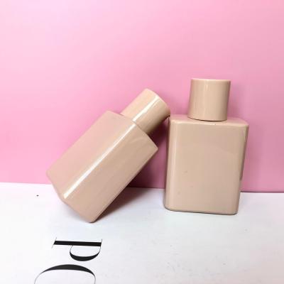 Cina Materiale da otturazione riciclabile portatile di rosa della bottiglia dello spruzzo di profumo di rettangolo 30ml 50ml in vendita