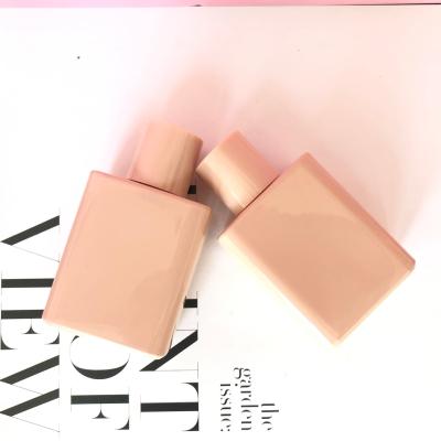 Cina Materiale da otturazione riciclabile portatile di rosa della bottiglia dello spruzzo di profumo di rettangolo 30ml 50ml in vendita
