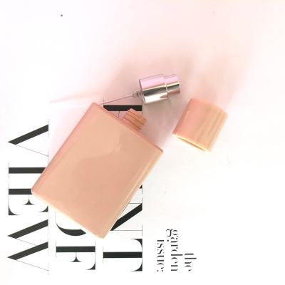 Cina Materiale da otturazione riciclabile portatile di rosa della bottiglia dello spruzzo di profumo di rettangolo 30ml 50ml in vendita