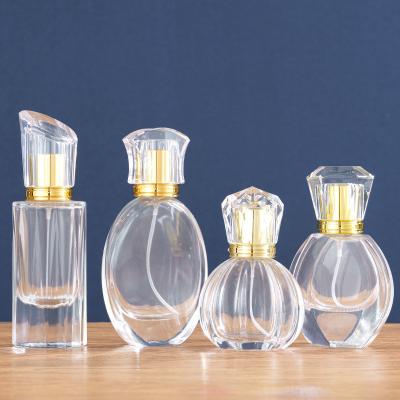 Cina Imbottigliamento materiale trasparente di vetro del sottomarino della bottiglia 50ml dello spruzzo di profumo in vendita