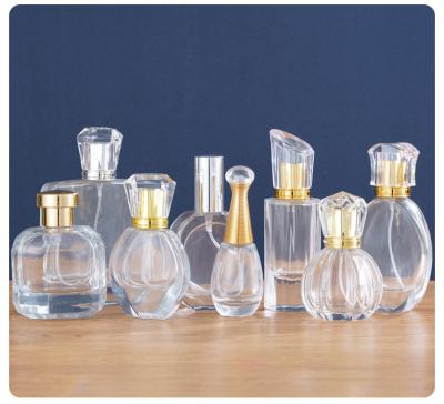 Cina Imbottigliamento materiale trasparente di vetro del sottomarino della bottiglia 50ml dello spruzzo di profumo in vendita