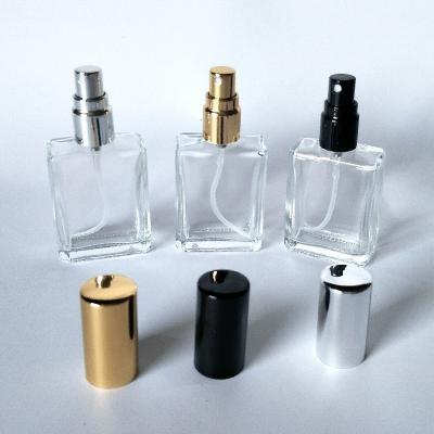 Cina Materiale da otturazione riciclabile vuoto di vetro quadrato piano della bottiglia 15ml dello spruzzo di profumo in vendita