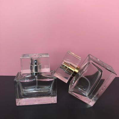 Cina Vetro piano del quadrato di profumo 30ml dello spruzzo di rettangolo cosmetico della bottiglia in vendita