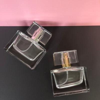 Cina Vetro piano del quadrato di profumo 30ml dello spruzzo di rettangolo cosmetico della bottiglia in vendita