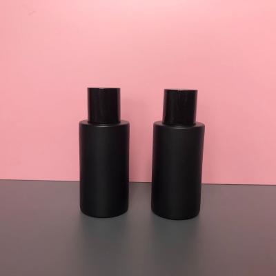 Cina Atomizzatore di vetro portatile del campionamento di profumo 50ML dell'erogatore nero della bottiglia in vendita