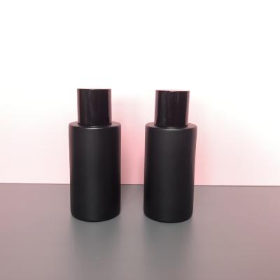 Cina Atomizzatore di vetro portatile del campionamento di profumo 50ML dell'erogatore nero della bottiglia in vendita