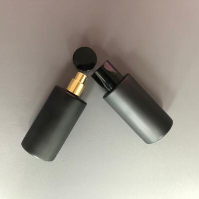 Cina Atomizzatore di vetro portatile del campionamento di profumo 50ML dell'erogatore nero della bottiglia in vendita