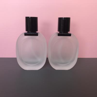 Cina 30ml glassati profumano le fragranze vuote del vetro da bottiglia dello spruzzo riutilizzabili in vendita