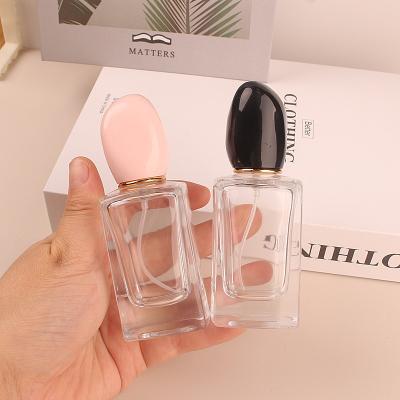 Cina viaggio portatile dello spruzzo della bottiglia di vetro del profumo 50ml con lucidatura d'elaborazione fine in vendita
