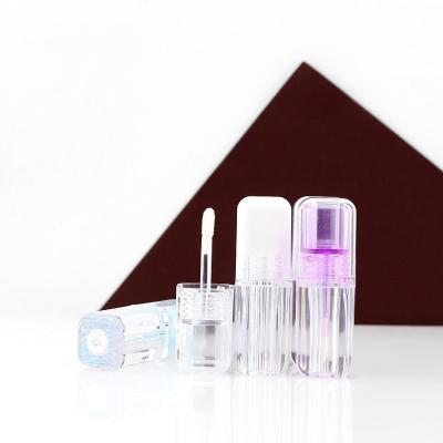 Cina Contenitori per lucidalabbra da 2,5 ml Flacone quadrato piccolo trasparente a tubo vuoto in vendita