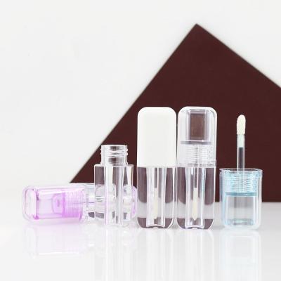 Cina Contenitori per lucidalabbra da 2,5 ml Flacone quadrato piccolo trasparente a tubo vuoto in vendita