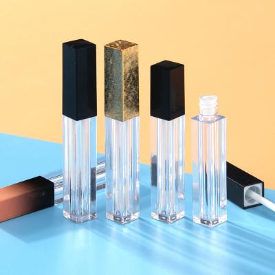 Cina Personalizzazione del pacchetto per il trucco del tubo per smalto per labbra quadrato privato 2,5 ml in vendita