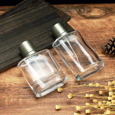 Cina sotto materiale da otturazione riciclabile riutilizzabile della bottiglia 100ml dello spruzzo del profumo 50ml in vendita