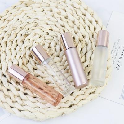 Cina 5ml 10ml intorno al rotolo di vetro del rullo di rosa della bottiglia di olio essenziale con il cappuccio di alluminio in vendita