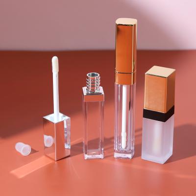 Cina Contenitori vuoti di lucentezza del labbro 10ml del cappuccio PETG del disco dello SGS con la spazzola in vendita